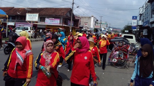 2 Acara Jalan Sehat di Banjarsari Ciamis Ini ‘Bentrok’? 2 Acara Jalan Sehat di Banjarsari Ciamis Ini ‘Bentrok’?