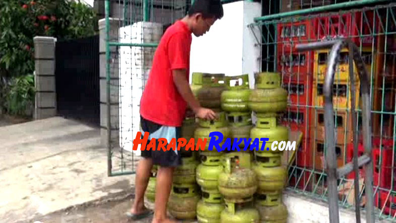 Warga Pangandaran Resah, Elpiji 3 Kilogram Langka & Mahal Warga Pangandaran Resah, Elpiji 3 Kilogram Langka & Mahal