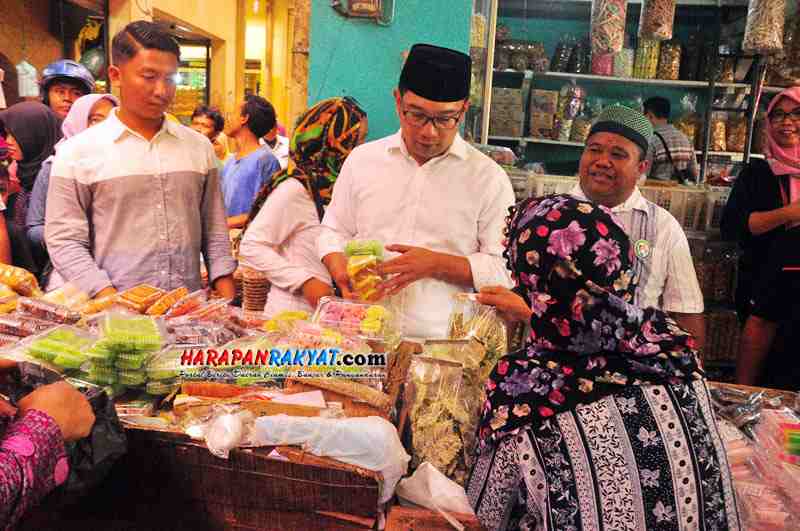 (Pilkada Jabar) Ridwan Kamil Blusukan ke Pasar Banjar - Harapan Rakyat (Pilkada Jabar) Ridwan Kamil Blusukan ke Pasar Banjar - Harapan Rakyat