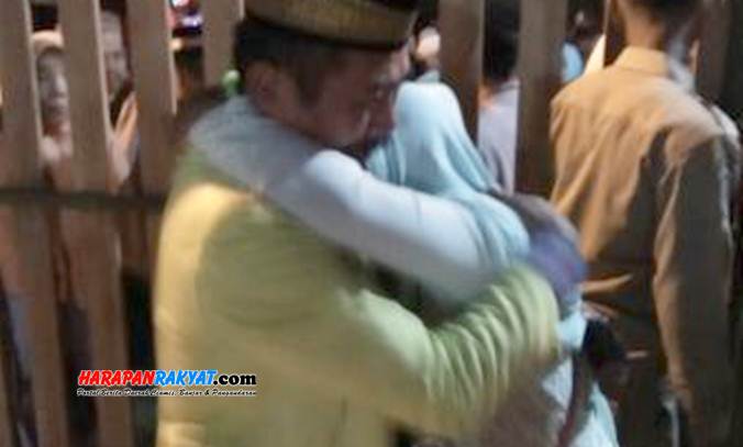 Pemberangkatan Calon Jamaah Haji di Pangandaran Diwarnai Isak Tangis ... Pemberangkatan Calon Jamaah Haji di Pangandaran Diwarnai Isak Tangis ...