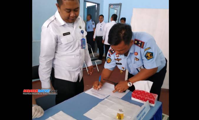 BNN Tes Urine Pegawai dan Warga Binaan Lapas Ciamis - Harapan Rakyat BNN Tes Urine Pegawai dan Warga Binaan Lapas Ciamis - Harapan Rakyat