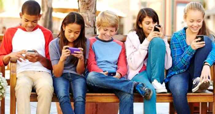 Ngeri! Ini Dampak Negatif Smartphone Bagi Anak, Salah Satunya Bisa Picu ... Ngeri! Ini Dampak Negatif Smartphone Bagi Anak, Salah Satunya Bisa Picu ...