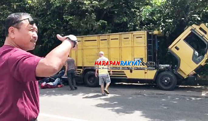 Brak...! Tabrak Truk Parkir, Dua Remaja di Kota Banjar Terkapar ... Brak...! Tabrak Truk Parkir, Dua Remaja di Kota Banjar Terkapar ...