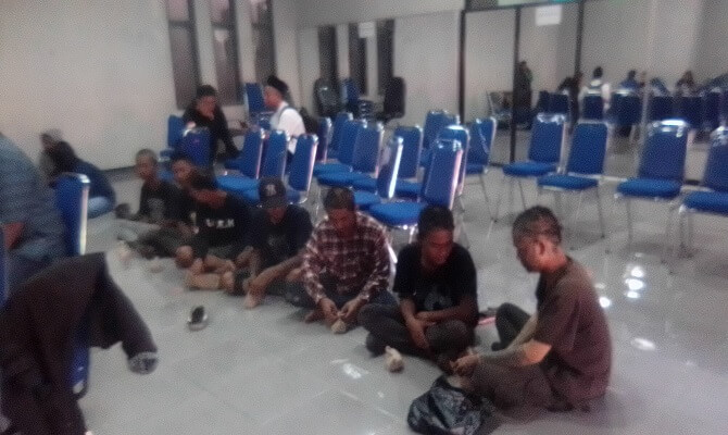 Belasan Anak Punk di Kawali Terjaring Razia Satpol PP Ciamis - Harapan ... Belasan Anak Punk di Kawali Terjaring Razia Satpol PP Ciamis - Harapan ...