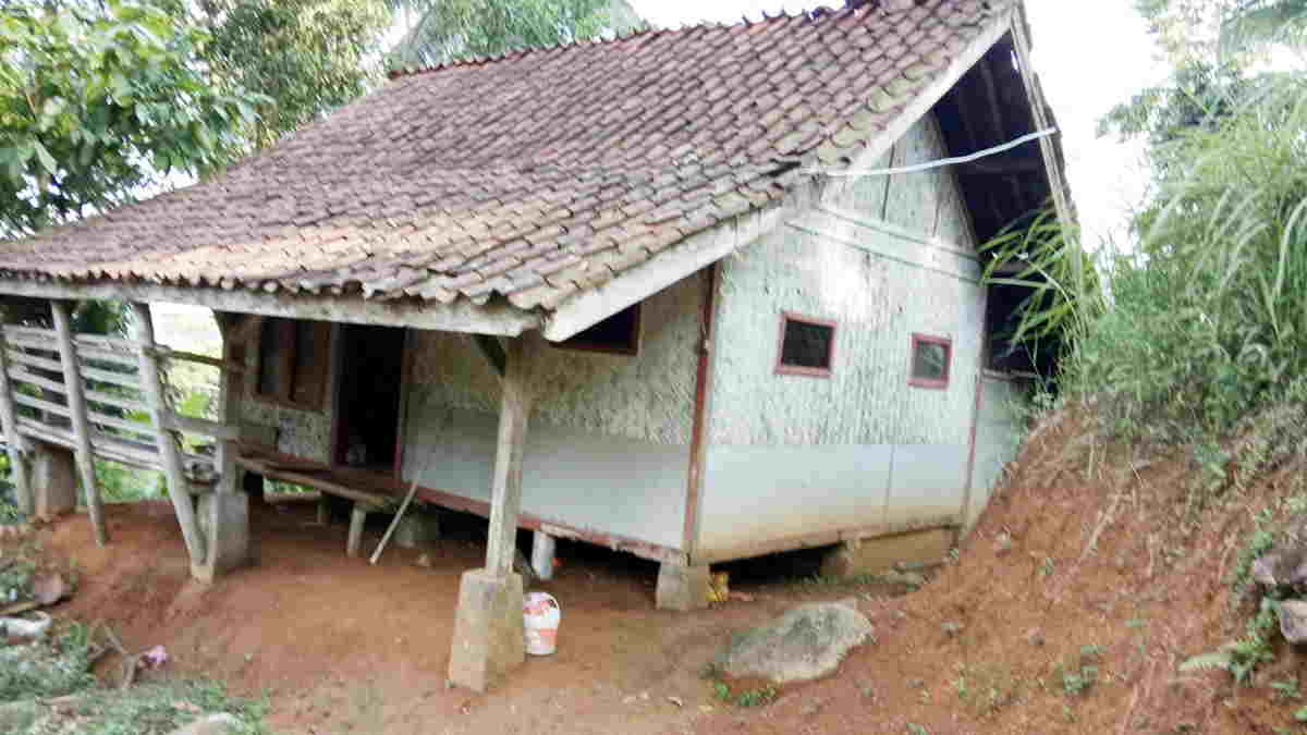 Rumah Warga Cipaku Ciamis ini Butuh Perhatian Pemerintah - Harapan Rakyat Rumah Warga Cipaku Ciamis ini Butuh Perhatian Pemerintah - Harapan Rakyat