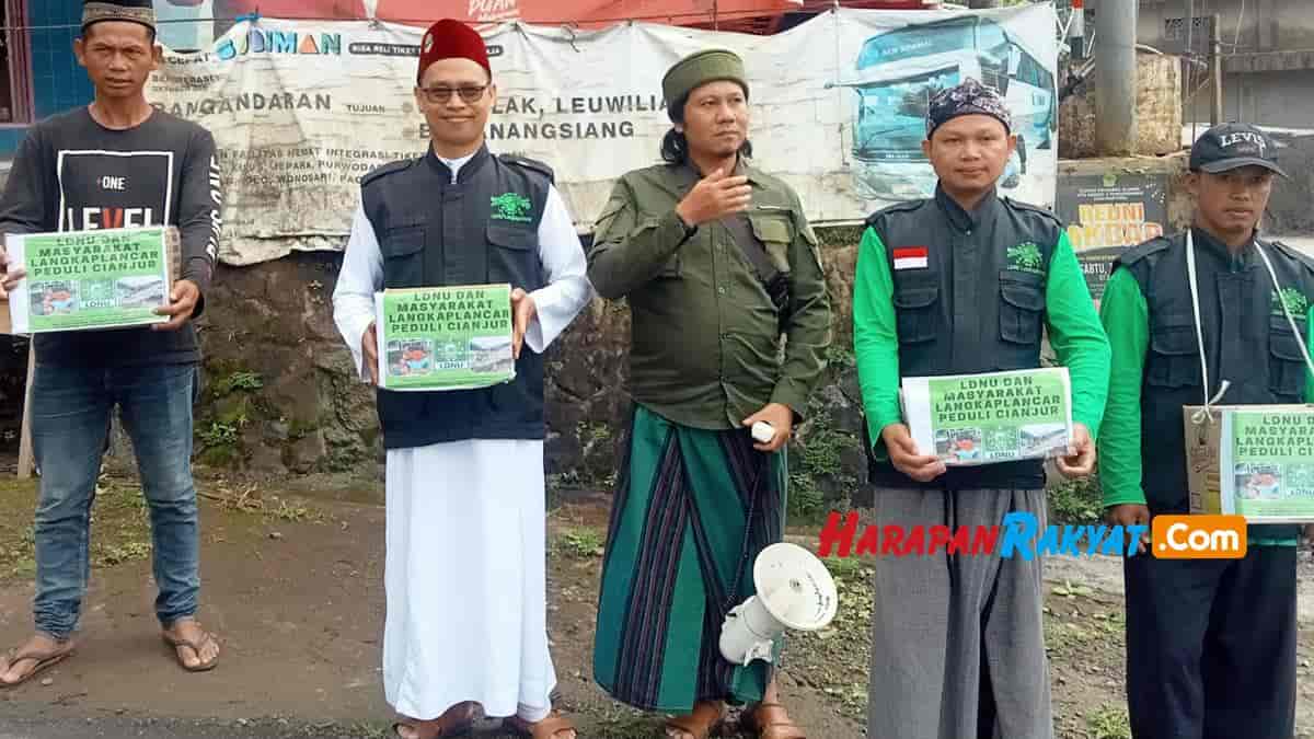 Warga dan LDNU di Pangandaran Galang Donasi untuk Korban Gempa Cianjur Warga dan LDNU di Pangandaran Galang Donasi untuk Korban Gempa Cianjur