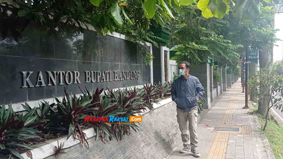 Viral Burung Garuda Tanpa Kepala di Bandung, Ini Kata Pemkab Viral Burung Garuda Tanpa Kepala di Bandung, Ini Kata Pemkab