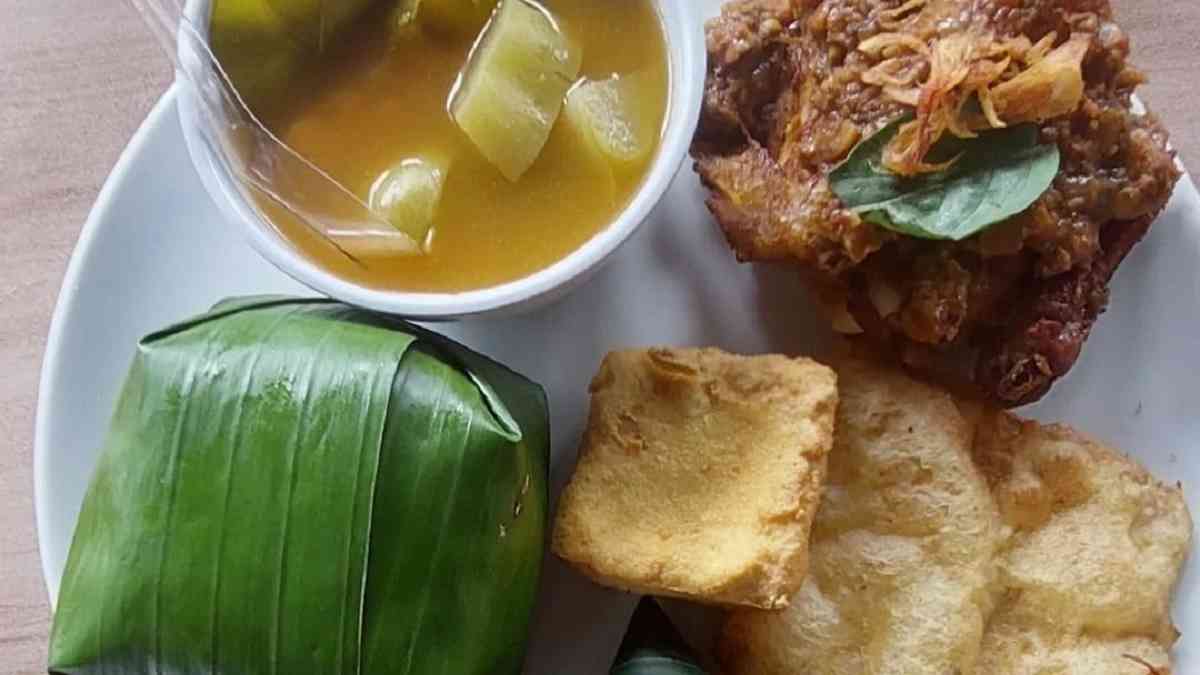 Tempat Makan Enak di Garut yang Patut Anda Kunjungi Tempat Makan Enak di Garut yang Patut Anda Kunjungi
