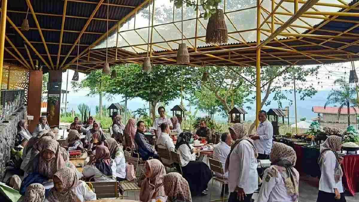 Rumah Makan Enak di Kuningan Jawa Barat dan Alamatnya Rumah Makan Enak di Kuningan Jawa Barat dan Alamatnya