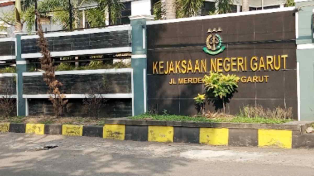 Aktivis Tanggapi Kejari SP3 Dugaan Korupsi di DPRD Garut Periode 2014-2019 Aktivis Tanggapi Kejari SP3 Dugaan Korupsi di DPRD Garut Periode 2014-2019