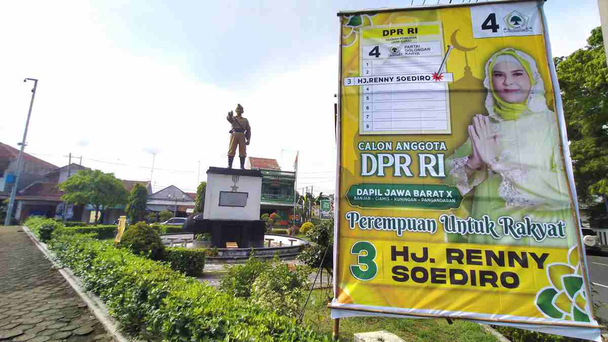 Baliho Caleg Terpasang di RTH Belum Ditertibkan, Satpol PP Kota Banjar ... Baliho Caleg Terpasang di RTH Belum Ditertibkan, Satpol PP Kota Banjar ...