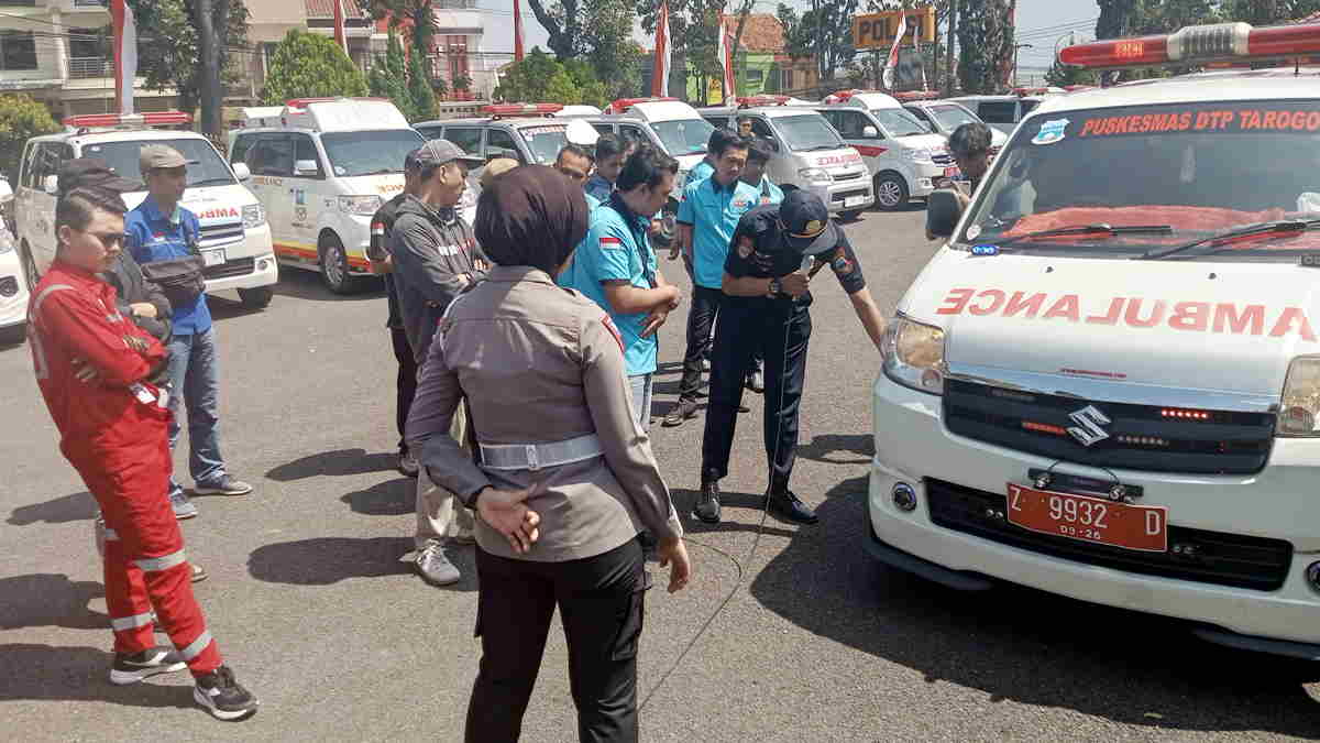 Pastikan Layak Saat di Jalan, Puluhan Mobil Ambulans di Garut Diperiksa Pastikan Layak Saat di Jalan, Puluhan Mobil Ambulans di Garut Diperiksa